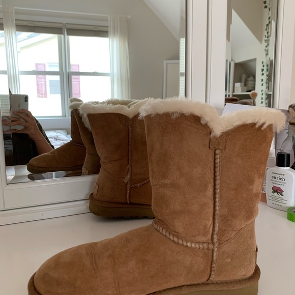 UGG | Shoes | Chestnut Bailey Button Uggs | Poshmark
